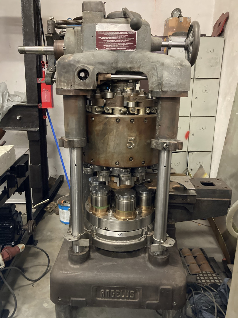 Angelus 60L seamer - Cazander